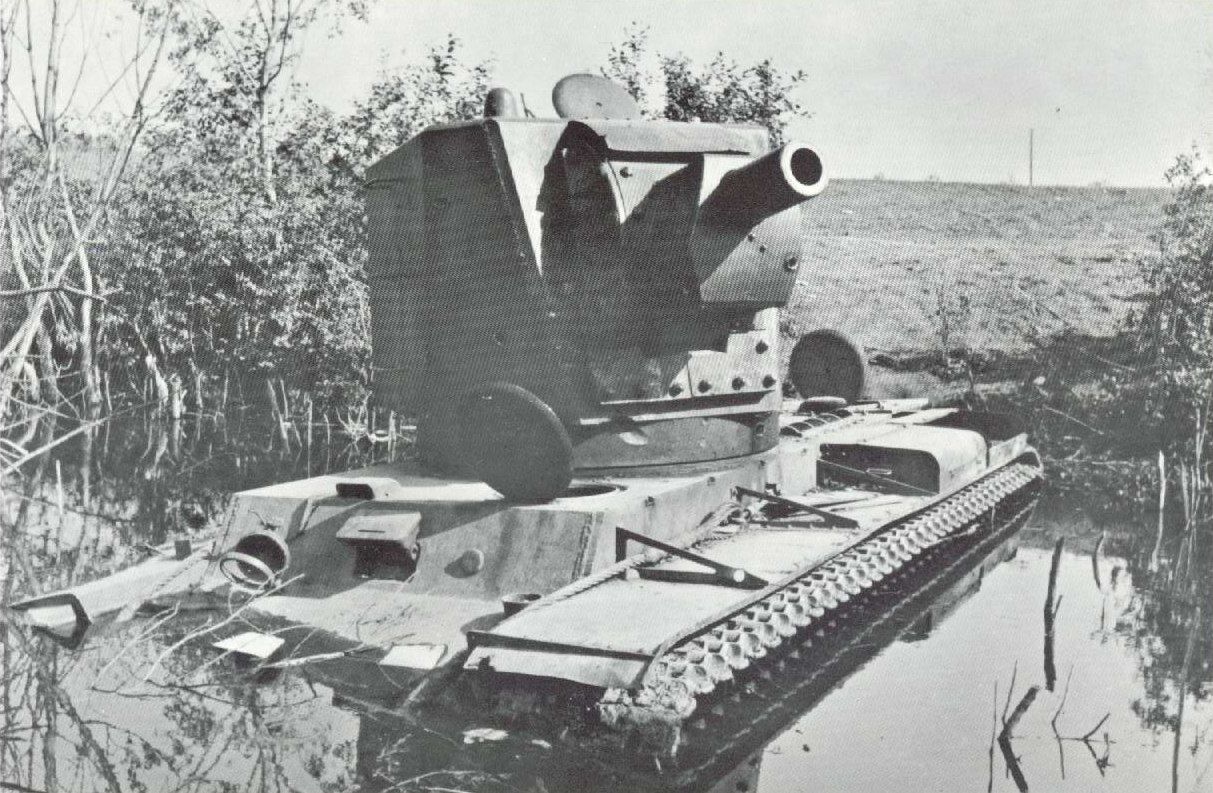 KV-2, an early production tank, 1941 (2) | Aircraft of World War II ...