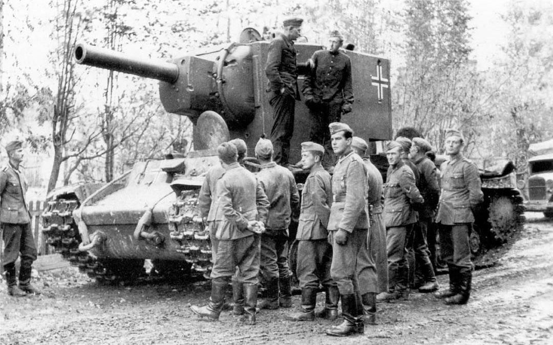 KV-2 heavy tank captured by Germans, 1941 | Aircraft of World War II ...