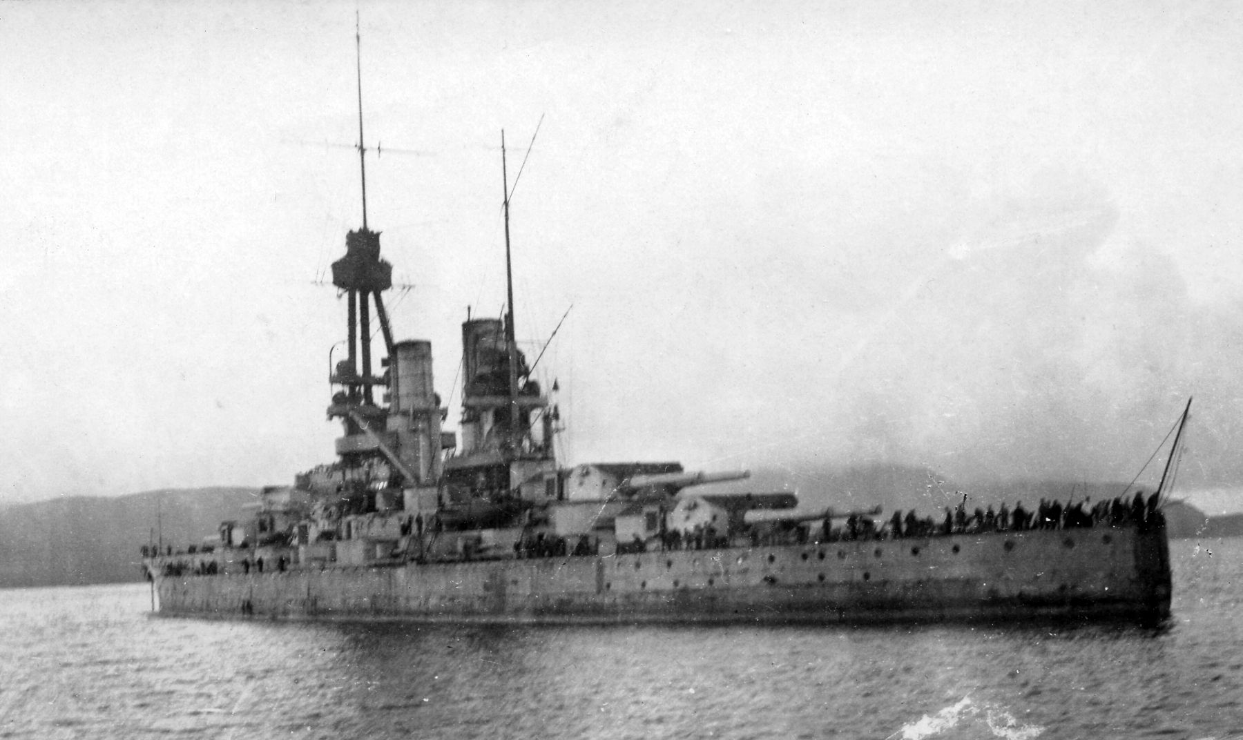 S.M.S Bayern, the German Bayern-class dreadnought battleship in Scapa ...